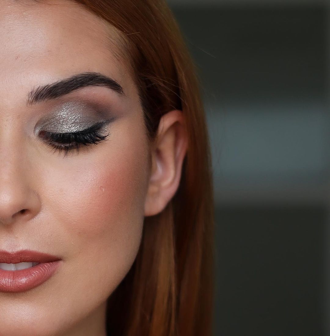 Maquiagem prata: Tudo o que você precisa saber! Portal Zoe