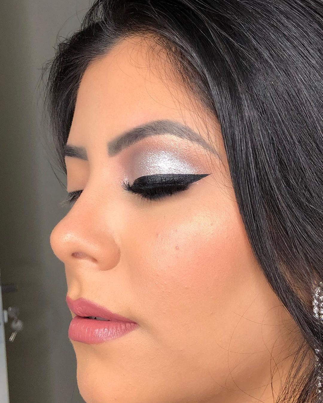 Maquiagem prata: Tudo o que você precisa saber! Portal Zoe