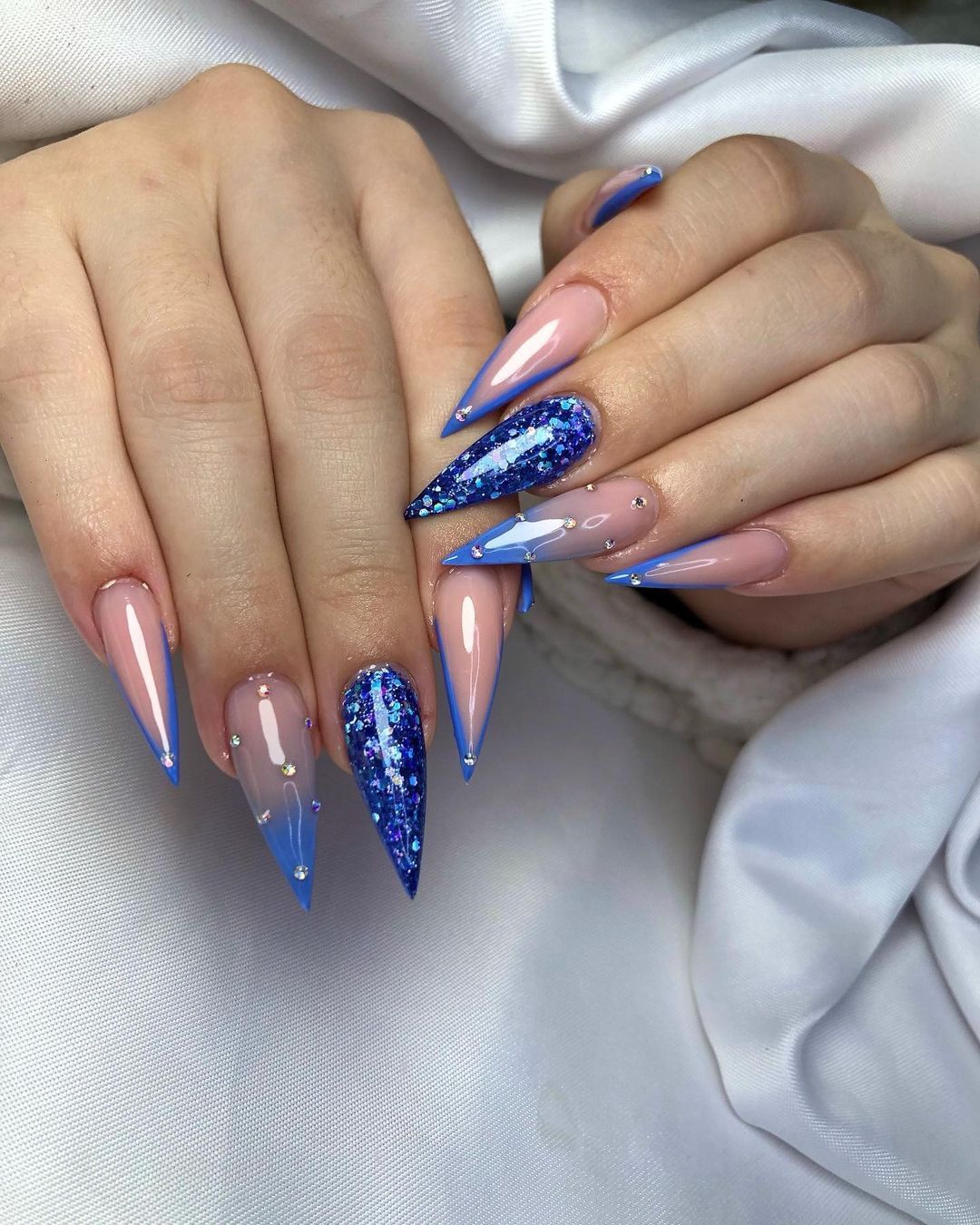 5 ideias de unhas encapsuladas decoradas