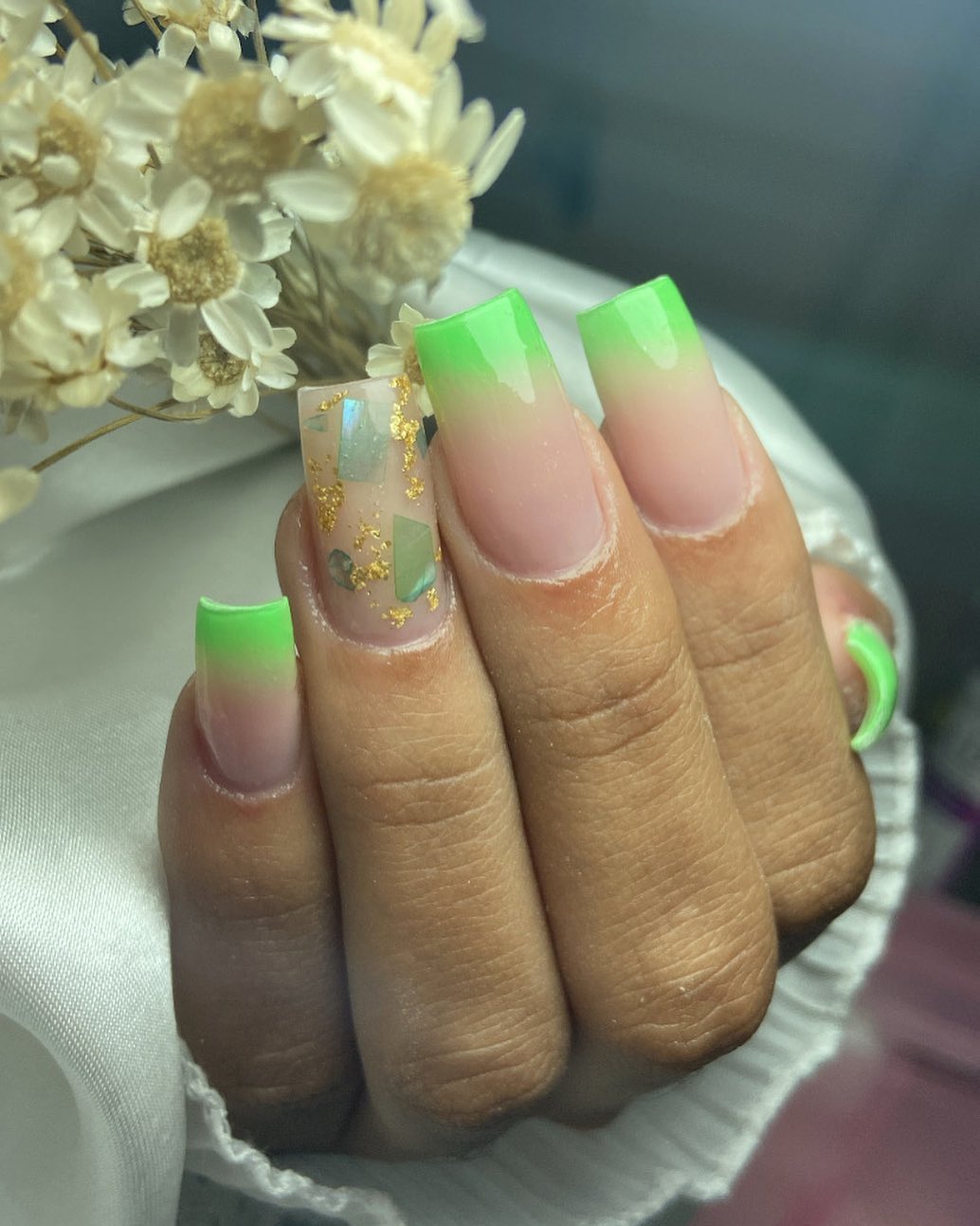 Unha em gel verde 2023: Dicas para arrasar! - Portal Zoe