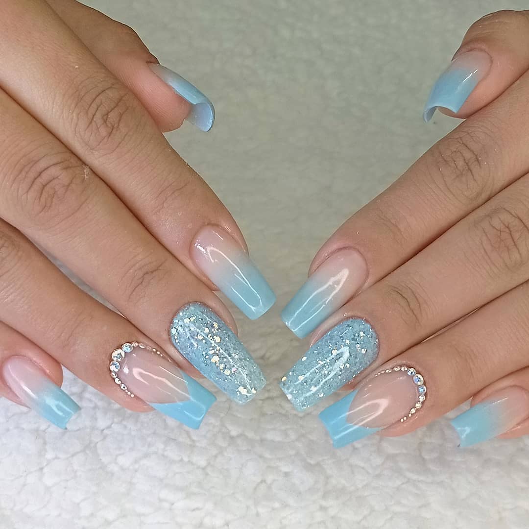 Esmalte Azul Clarinho: A Suavidade em suas Unhas - Portal Zoe