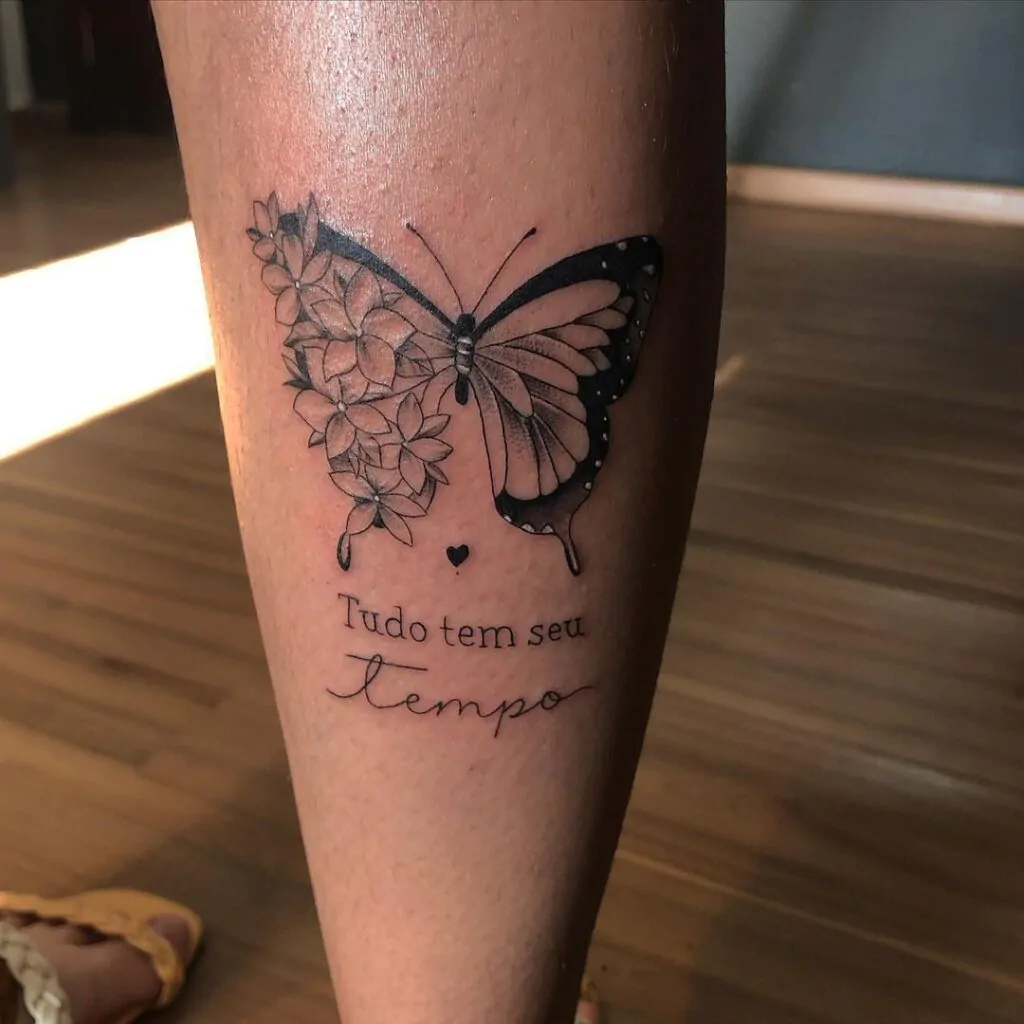 A elegância da tatuagem feminina na perna flores - Portal Zoe